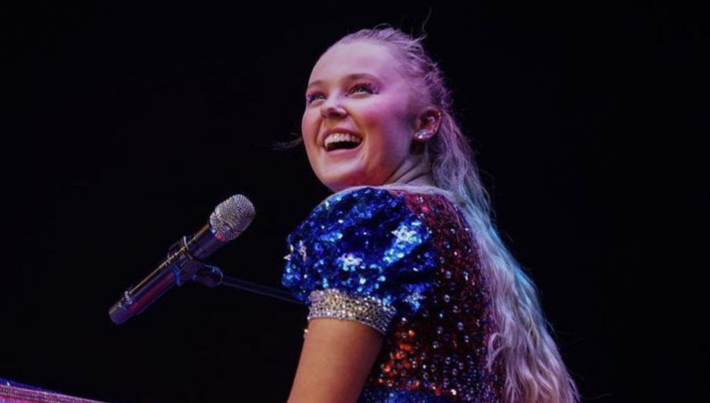 JoJo Siwa Reflects on Her Coming-Out Anniversary - ysbnow